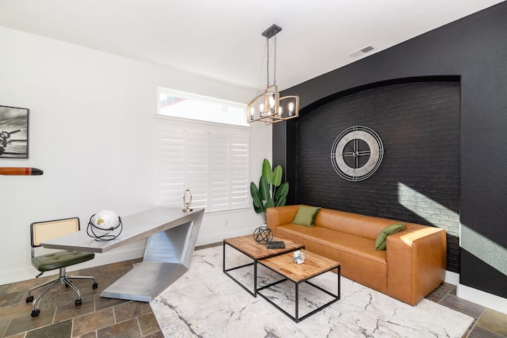 King Bed, Pool, Foosball, Arcades, Beautiful! - Elk Grove