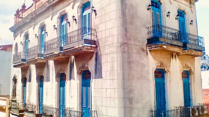 Holiday Price ! Los Balcones: 7 Rooms/12 Balconies - Havana