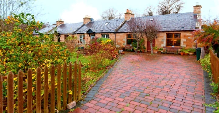 Idyllic Perth Cottage - Perth