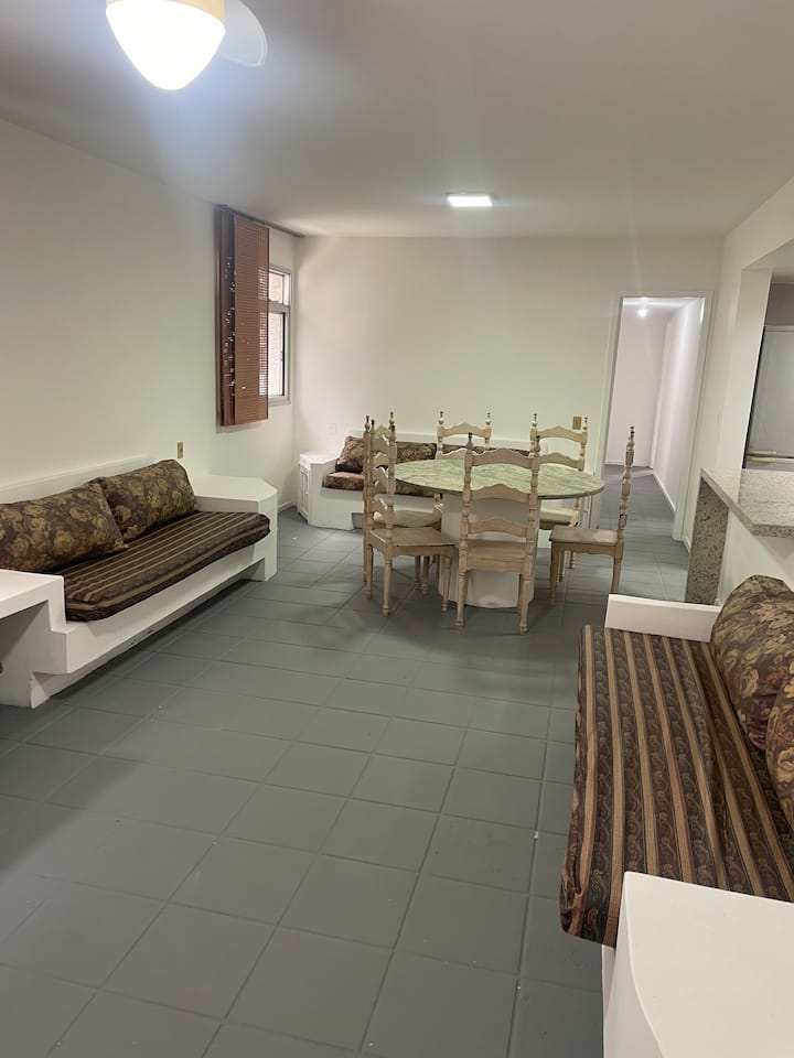 Apartamento, óTima Localização Na Praia Do Forte. - Cabo Frio