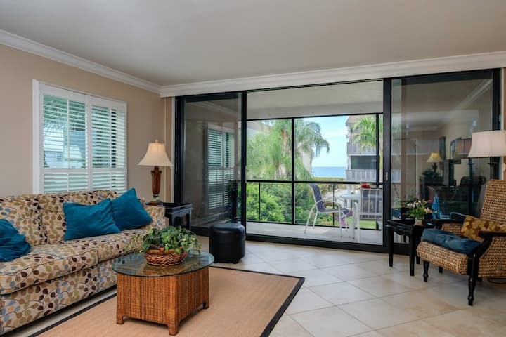 Luxurious Condo Steps To The Beach - Anna Maria Island, FL