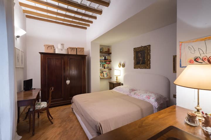 Lovely Apartment+ Location = The Perfect Getaway! - Florence