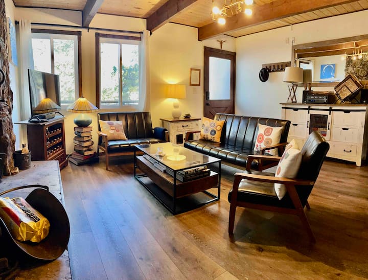 Cabin Wolf-hot Tub, Walk To Village, Pups Welcome! - Big Bear Lake, CA