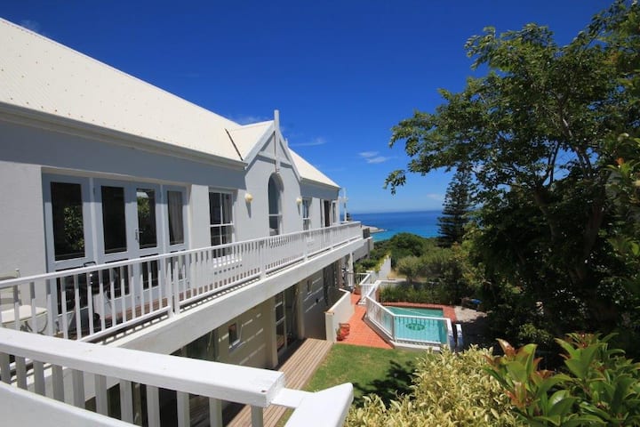 Table View Villa Vacation Rentals - Table View, Cape Town, South Africa ...
