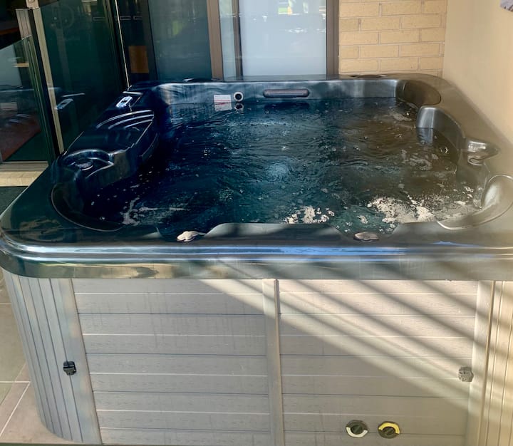 Lux Spa Beachside Escape -1pm Checkout On Sundays* - Dromana