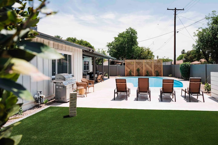 Old Town Scottsdale Pool House | Sleeps 14 - Scottsdale, AZ