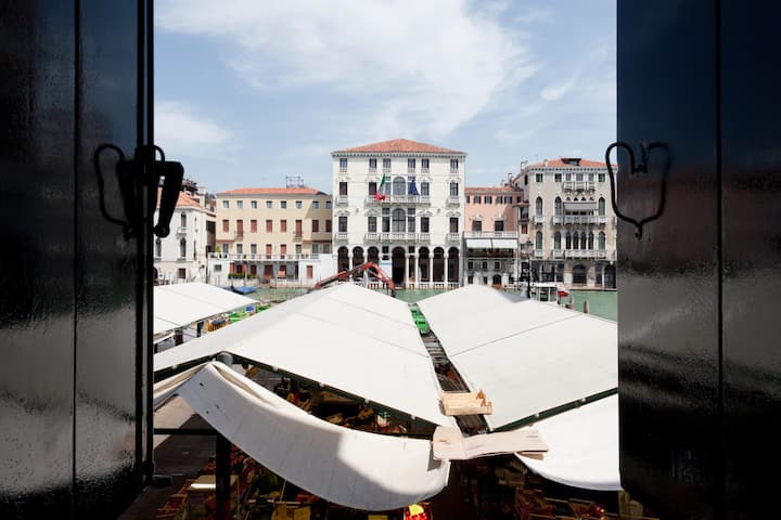 Rialto Mercato With Canal Grande View - Veneza