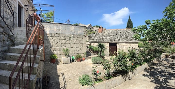 Dalmatian Stonehouse On Brač Island - Supetar
