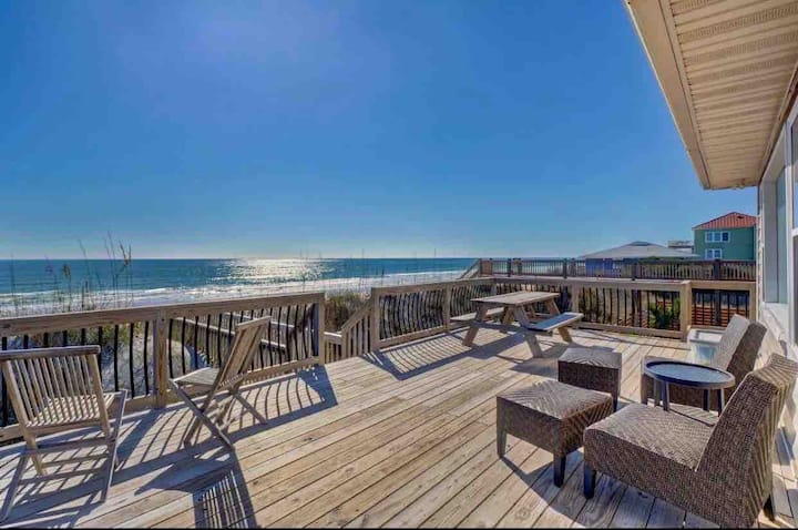 Oceanfront Cottage! 3 Bedrooms On Topsail Island! - Topsail Island, NC