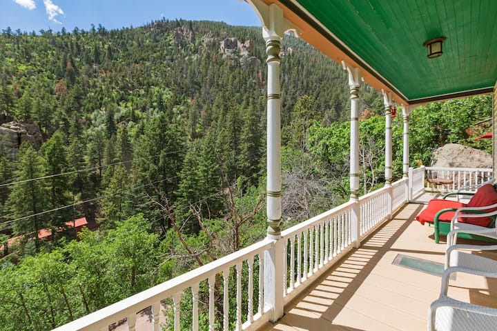 Borders Manitou Incline*cog Railway*creek*hot Tub - Manitou Springs, CO