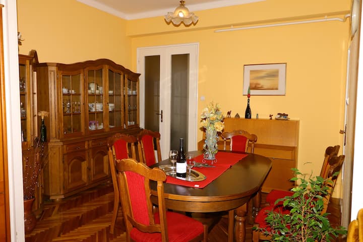 Large Sunny Flat, Close To Everything - Budapest