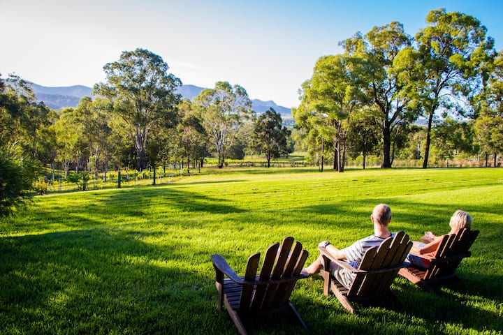 Fabulous Views, Stylish Rooms, - Pokolbin