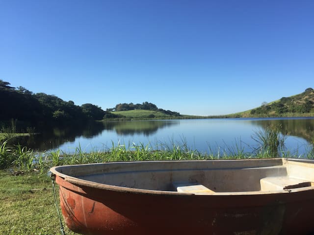 Lakeside Chalet at Brocklee Farms with dam views 【 JUNE 2021 】 Farm ...