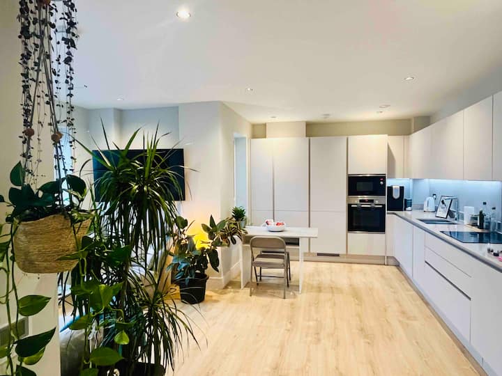 Modern, Bright And Spacious 1br - Mill Hill