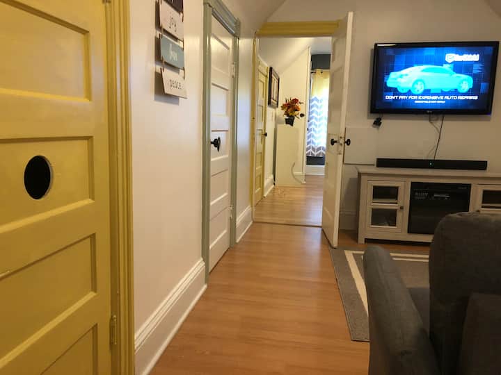 Cozy Modern City Escape, Washer/dryer - Rotterdam, NY