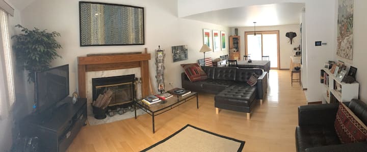 Great Contemporary, Cozy  Amazing Backyard! - Holland, MI