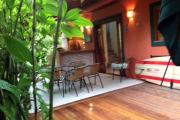 Barra Do Una: Casa Em Condomínio Pertinho Do Mar - São Sebastião