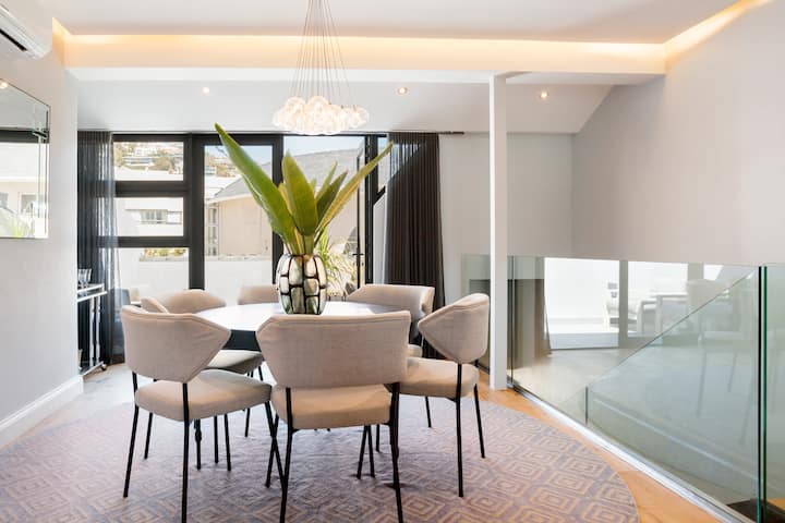 Savour The Ocean Breezes In Bantry Bay (2) - 開普敦