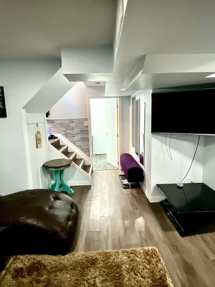 Basement Suite In Maple/vaughan - 