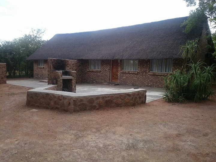 Private Game Farm Chalet - Two En-suite Rooms - Marblehall