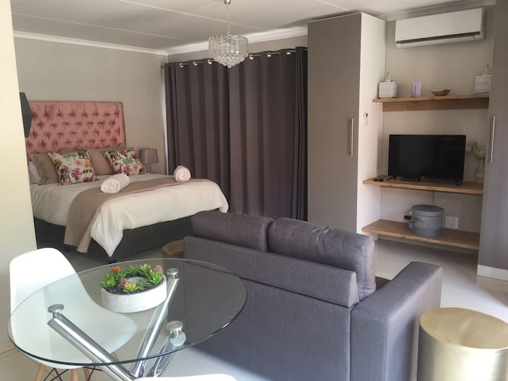 Hideaway , Alberton - Katlehong