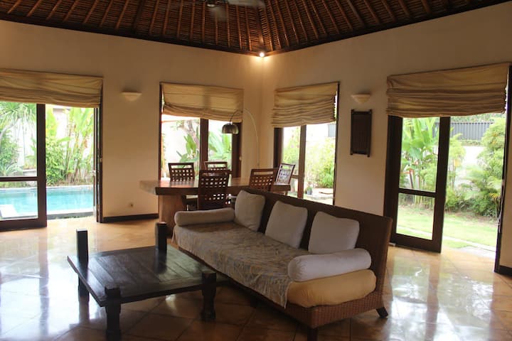 Palem Villa Sanur With Huge Pool
Promo 20% - Sanur