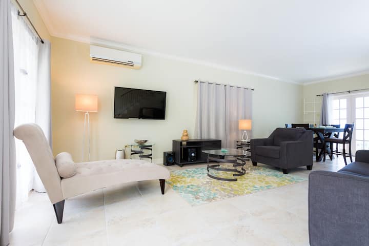 2 Bedroom Apartment, Montego Bay, Spectacular View - Montego Bay