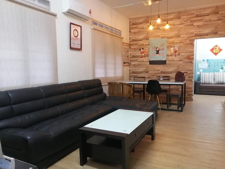 Famous Retro Style Homestay#bp Town Burgerkingarea - Batu Pahat