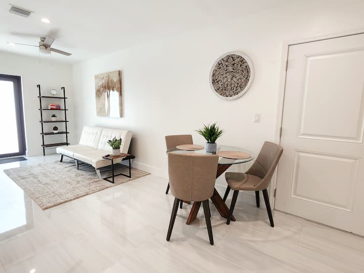 Mins From Airport Beaches Downtown, Modern Oasis! - Plantation, FL
