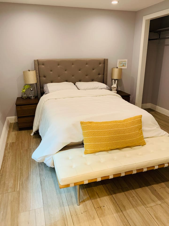 Gorgeous Modern Bedroom With Private Bathroom - San Francisco, CA