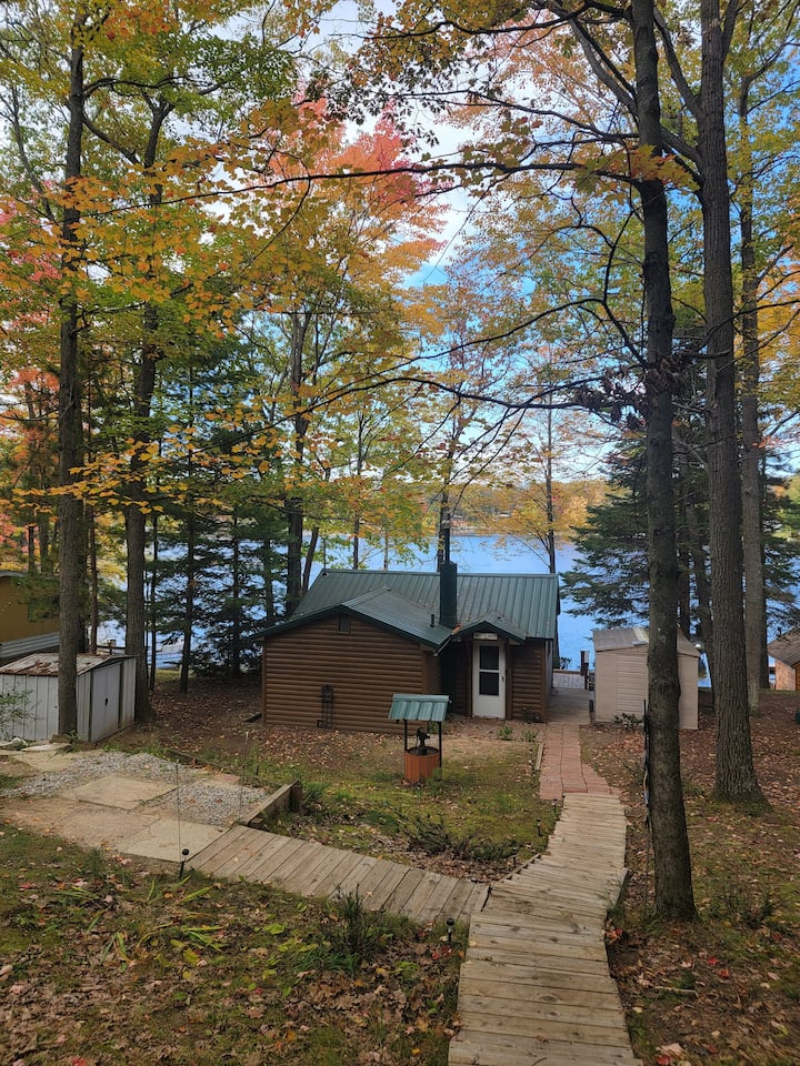 Cozy 1-bedroom, Lakefront Cabin With Fireplace - Jackson Lake, Roscommon Township