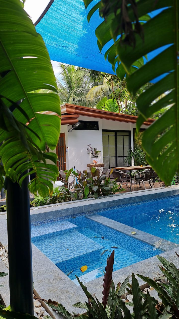 Nato’s Farm - Tiny House With Private Pool - Bacolod