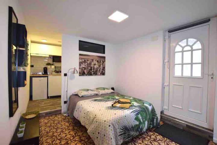 Studio Dans Maison Individuelle - Montpellier