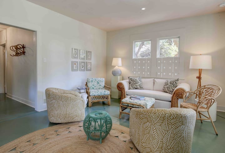 Coastal Cottage - Fairhope, AL
