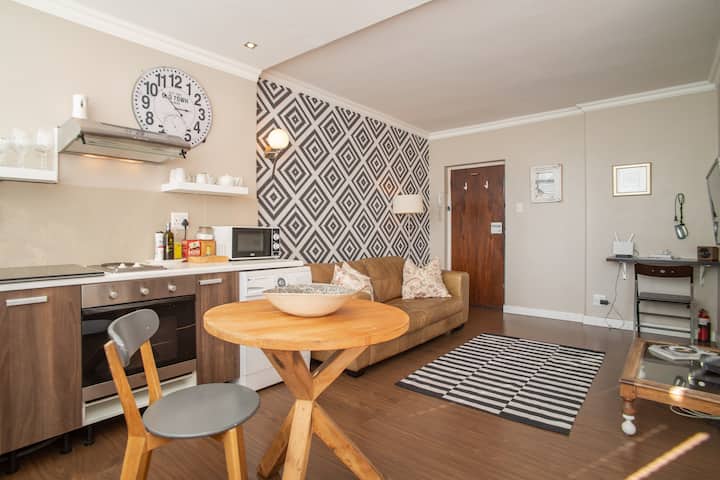 Atlantic Sea-view, Aircon & Walk To The Promenade. - Cape Town