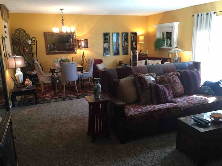 Immaculate, Eclectic Condo - South Bend, IN