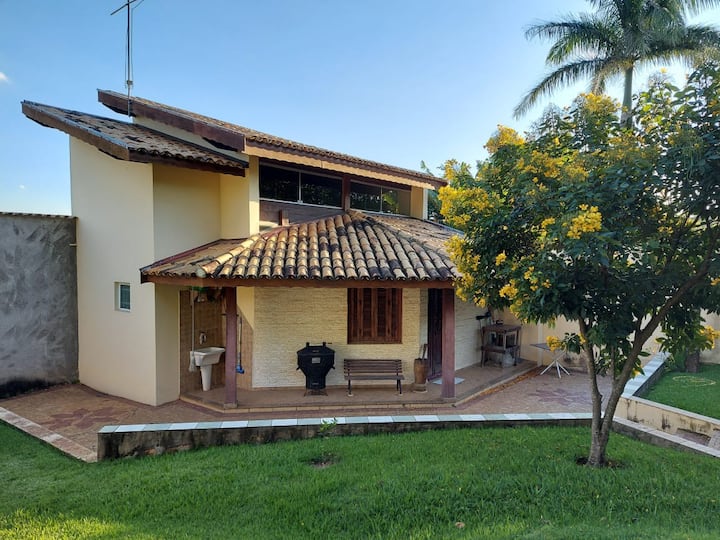 Chácara Inteira Com Casa Estilo Chalé Em Valinhos - Vinhedo