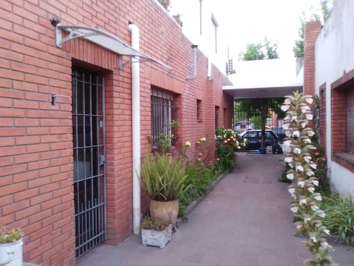 Duplex A Una Cuadra De La Playa. - Necochea