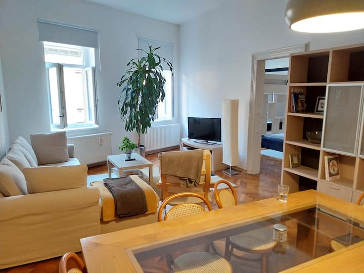 Zagreb Central 2br + Parking - Zagreb