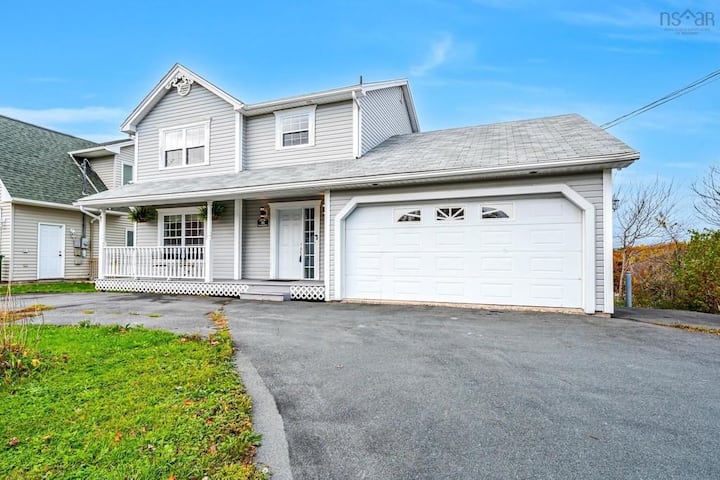 35c Sunny Bedroom With Beautiful Lake View - Halifax Regional Municipality