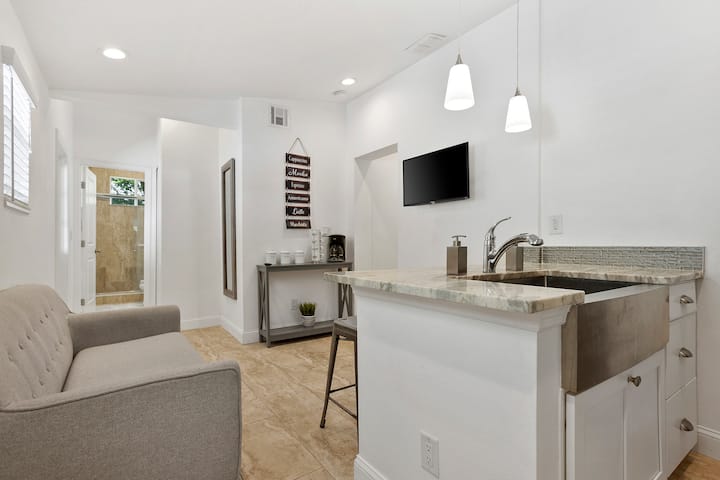 The Oasis Of Orlando! - Orlando, FL