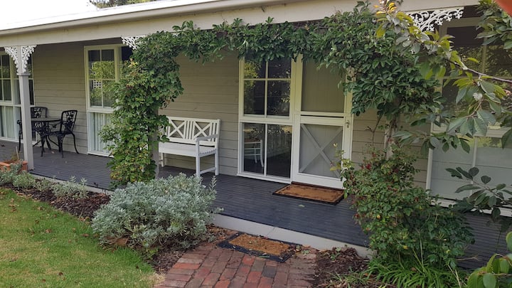 Karen's Kottage By The Sea. Blairgowie. - Portsea