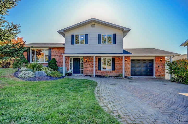 Casa Muskoka 4 Bdrm Escape Great Location - Huntsville