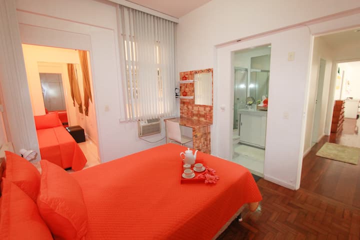 4 Bedrooms And 1 Reversible 30 Meters From Beach - Rio de Janeiro