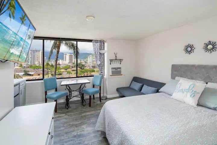 Designer Studio In Central Waikiki - Honolulu