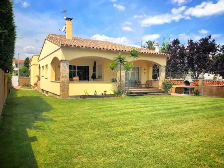 Casa Familiar En L’escala (Costa Brava) - La Escala