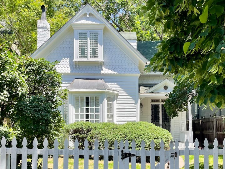 "The Cottage" Downtown Denver - Denver, CO