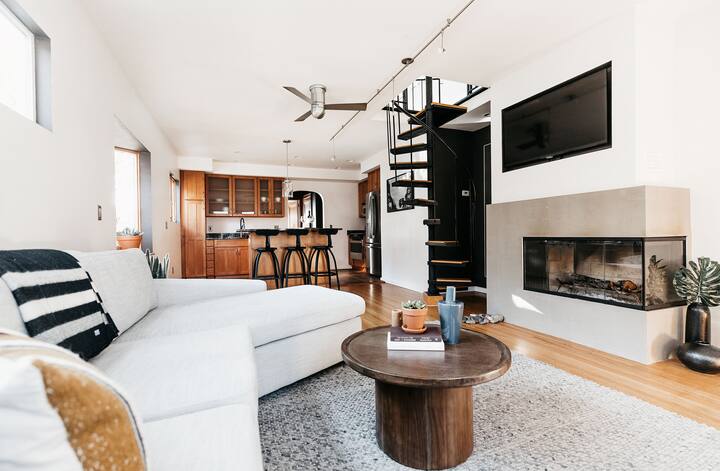 The Mod Haven | Exceptional. Unique. Convenient. - Minneapolis−Saint Paul Airport (MSP)