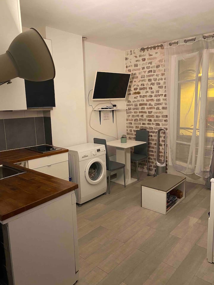 Charming 2 Rooms At 4min From Saint-lazare Station - Levallois-Perret