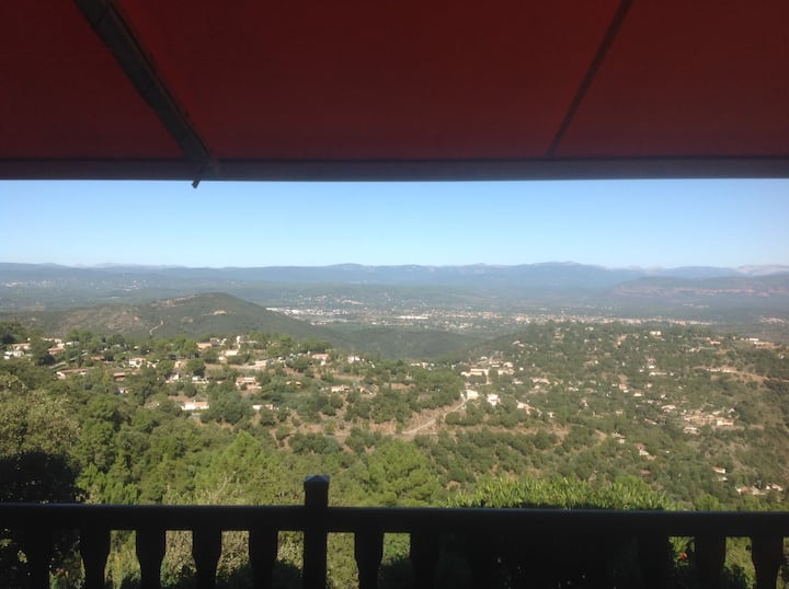 Chalet Spacieux Et Calme, 2 Piscines . - Le Muy